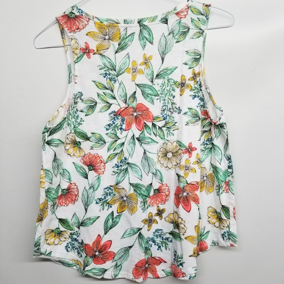 a new day | Tops | A New Day Floral Tank | Poshmark